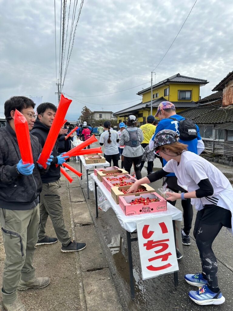 横島町マラソン大会 特産物イチゴをPR JAたまな | 新着情報一覧 | JAグループ熊本